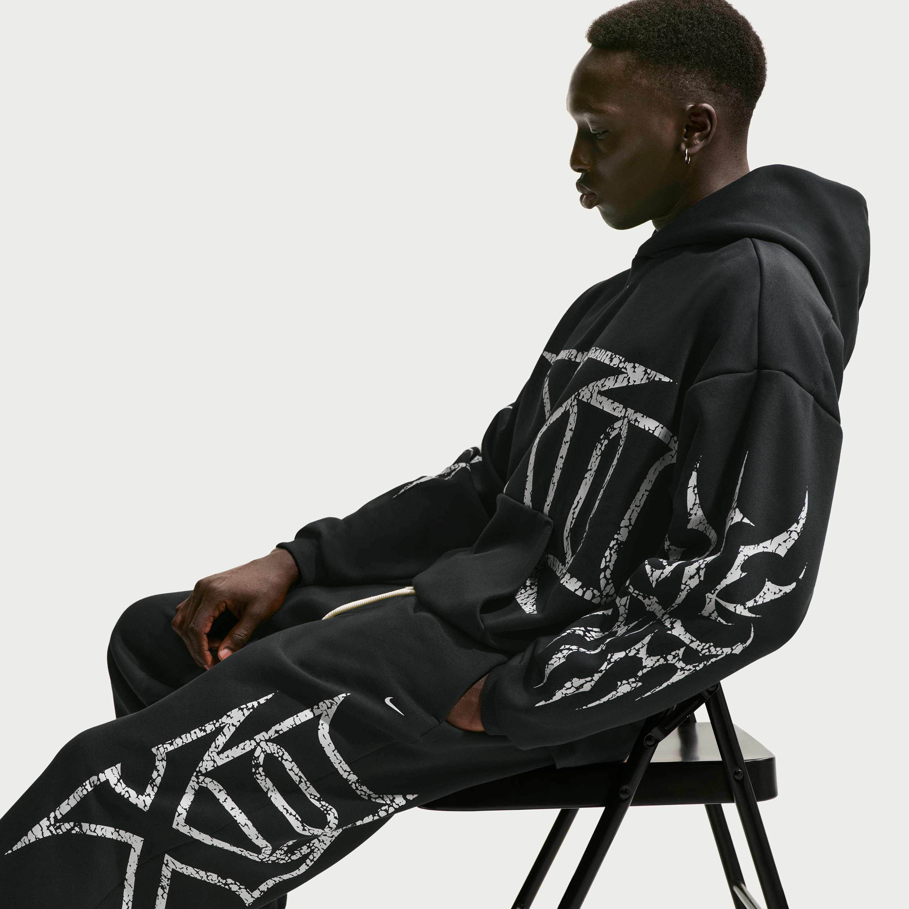 Buy JA Men's Therma-FIT Basketball Trousers - Black/Vast Grey @ Nike Saudi