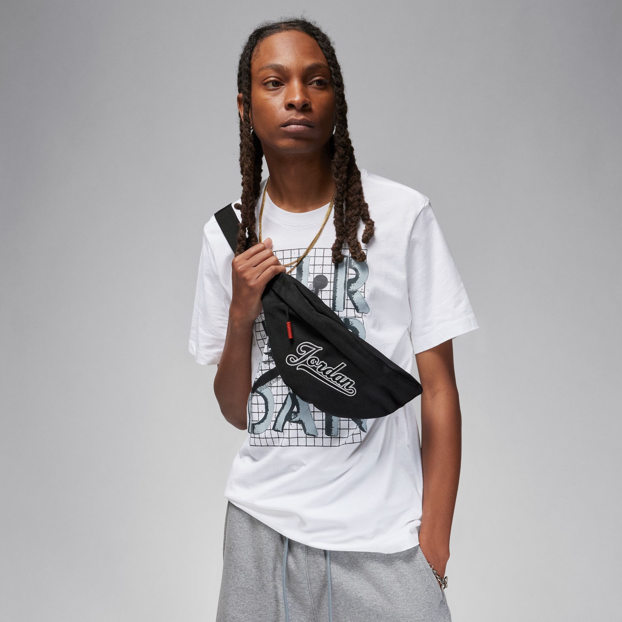 Buy Jordan MVP Crossbody Bag (6L) - Black | Nike Saudi Official