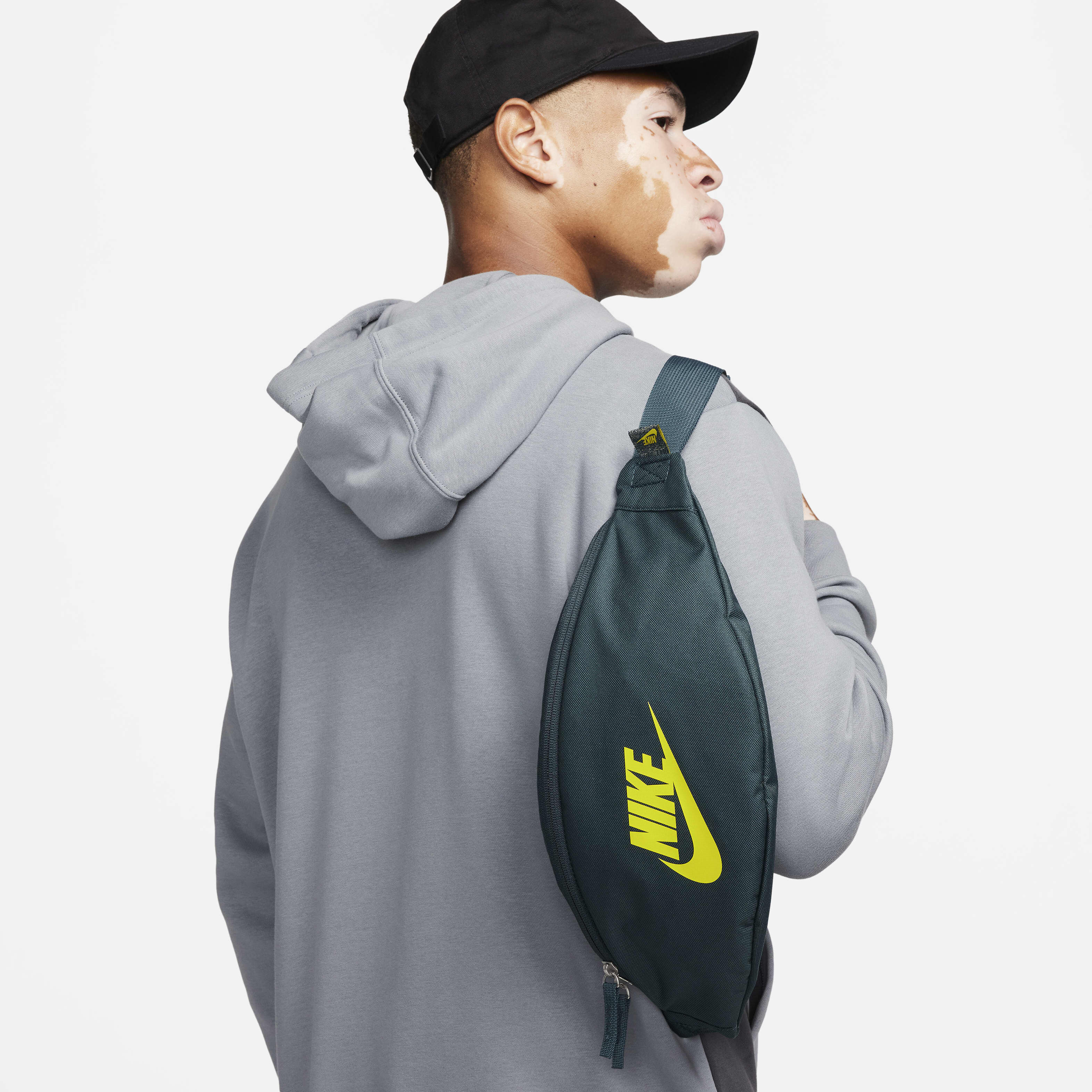 Buy Nike Heritage Waistpack (3L) - Deep Jungle/High Voltage | Nike Saudi Official